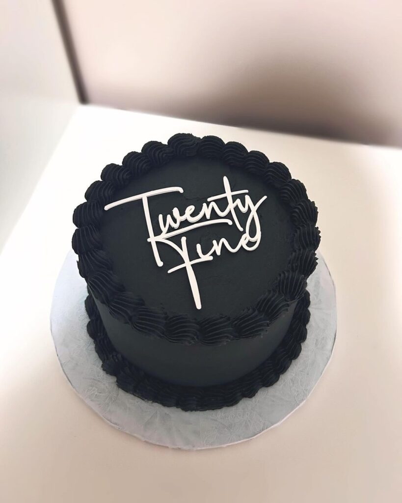 20 Classy and Cute 25th Birthday Cake Ideas - The Modern Field