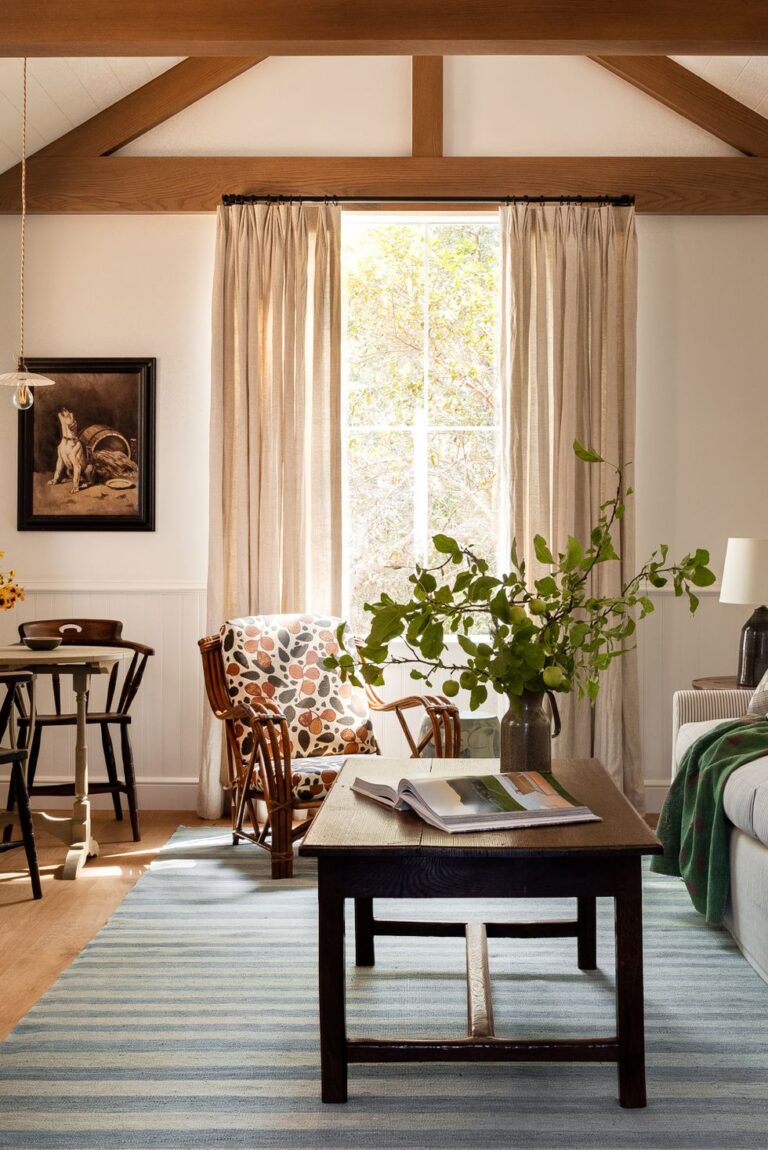 30+ Smart & Stylish Living Room Ideas for Small Apartments - The Modern ...