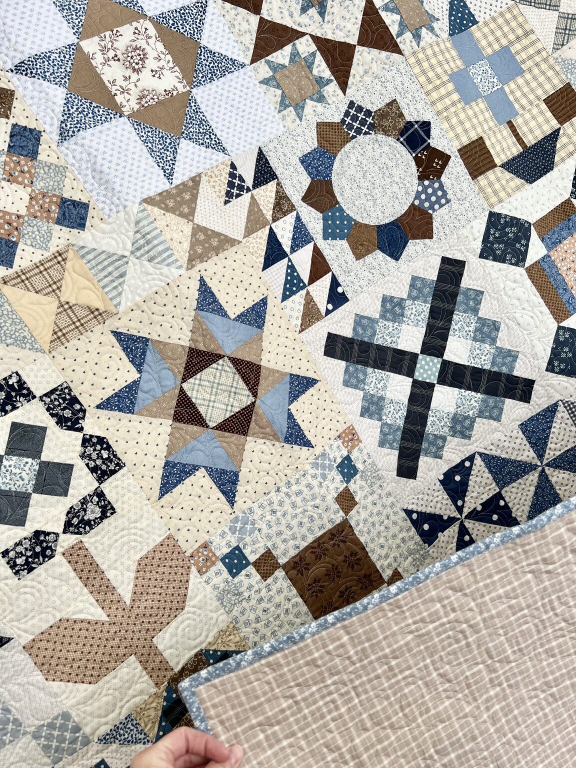 20 FREE Christmas Quilt Patterns for the Holidays - The Modern Field