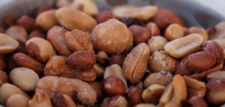 Over 60? The 4 WORST Nuts You Should NEVER Touch — and 4 You MUST Eat ...